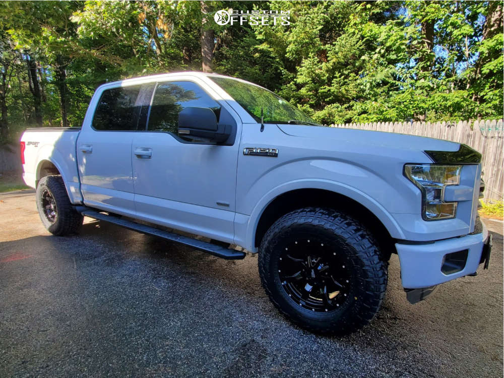 2015 Ford F-150 with 17x9 -12 Moto Metal Mo970 and 33/12.5R17 Falken ...