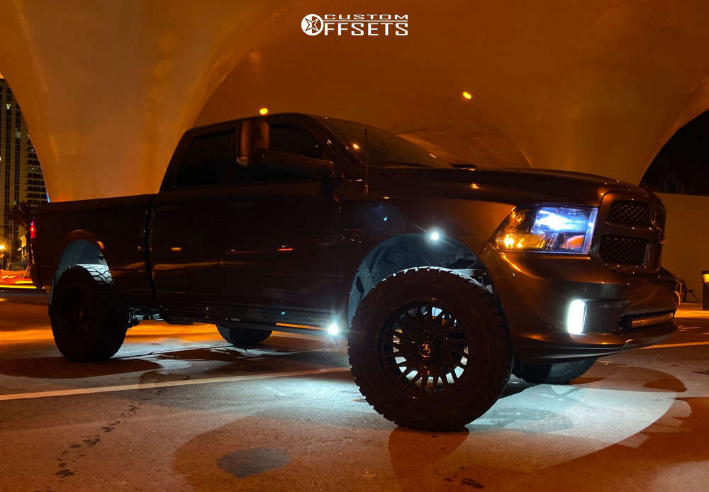 2017 Ram 1500 with 20x10 -25 Motiv Offroad Mutant and 35/12.5R20 Toyo ...