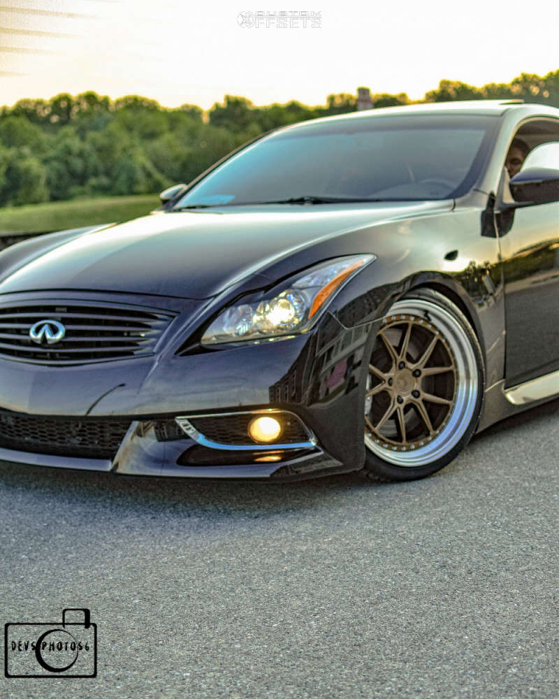 2013 INFINITI G37 with 19x8.5 35 Aodhan Ds08 and 225/35R19 Federal ...