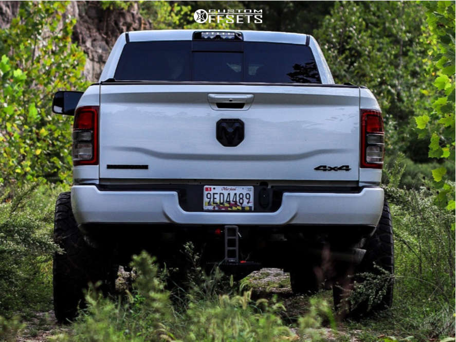 2019 Ram 2500 with 24x12 -44 KG1 Forged Knox and 325/45R24 Delinte Dx ...