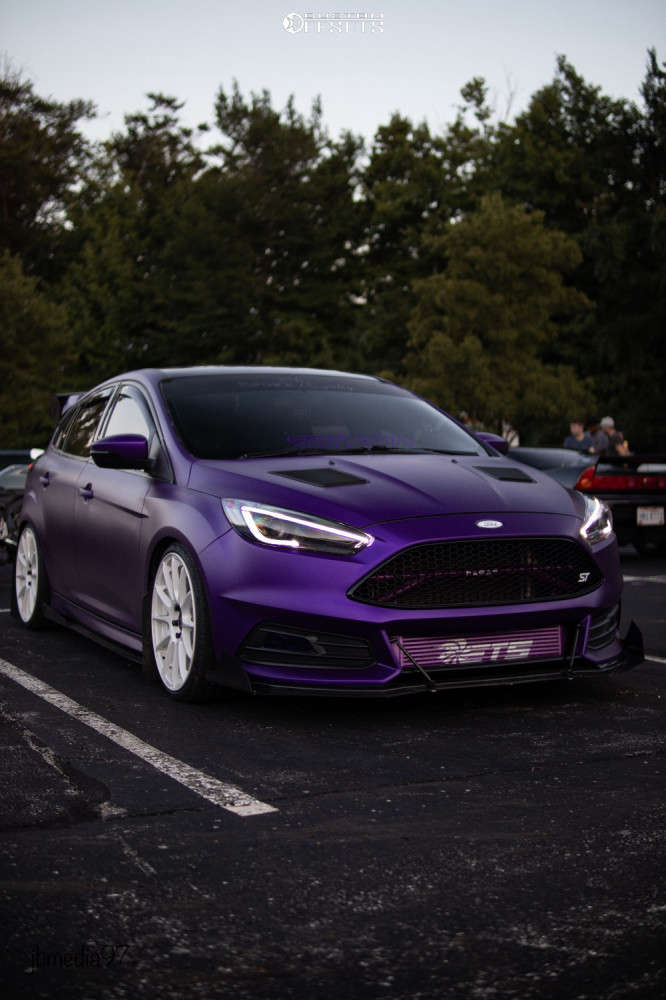2015 Ford Focus with 19x8.5 35 MRR Gf6 and 215/35R19 Achilles Atr Sport ...