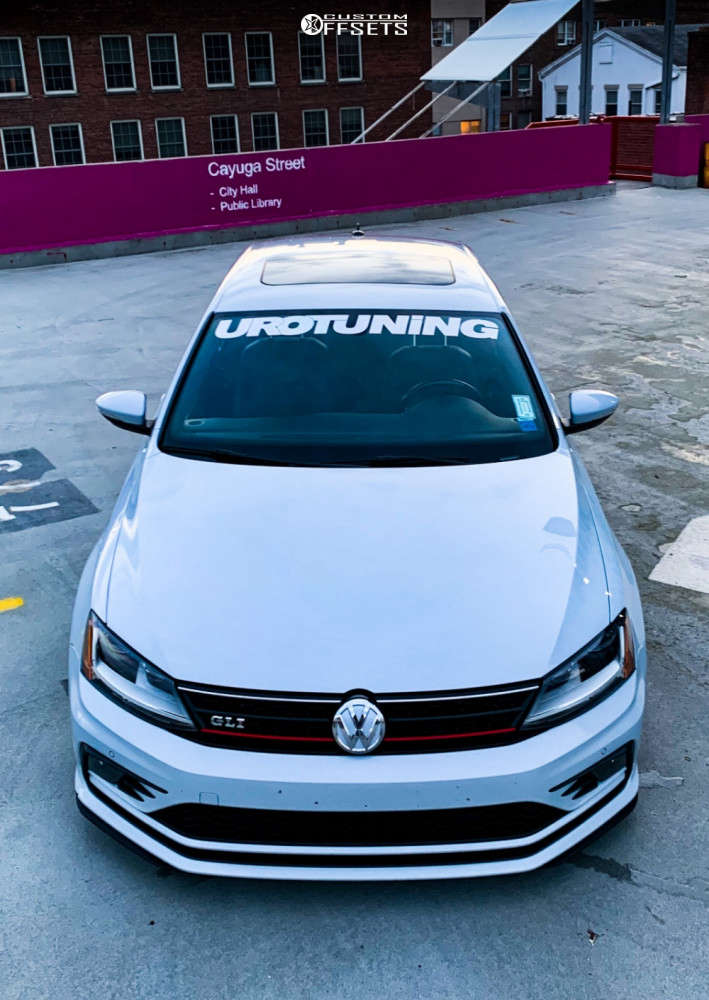 2017 Volkswagen Jetta with 18x8.5 42 3SDM 0.09 and 215/40R18 Achilles ...