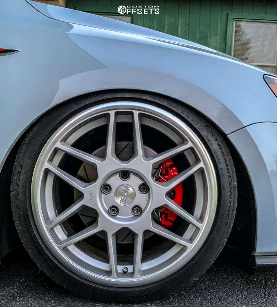 2017 Volkswagen Jetta with 18x8.5 42 3SDM 0.09 and 215/40R18 Achilles ...