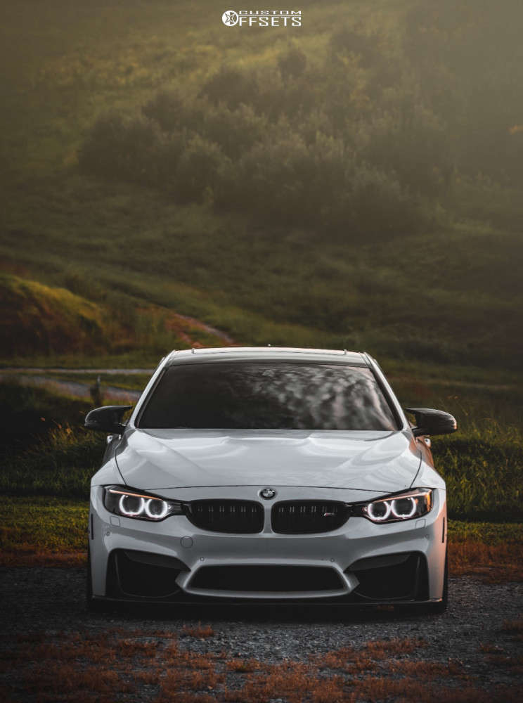 2015 BMW M4 with 19x9.5 25 VMR V810 and 255/35R19 Nitto Motivo and ...