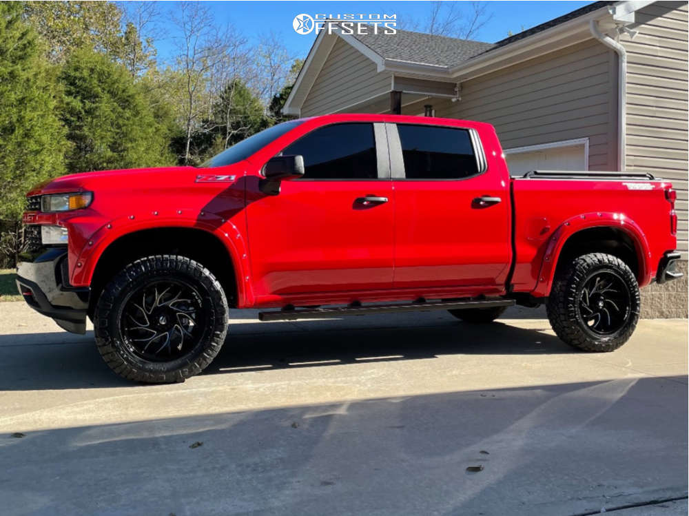 2019 Chevrolet Silverado 1500 with 20x10 -18 Fuel Runner and 35/11.5R20 ...