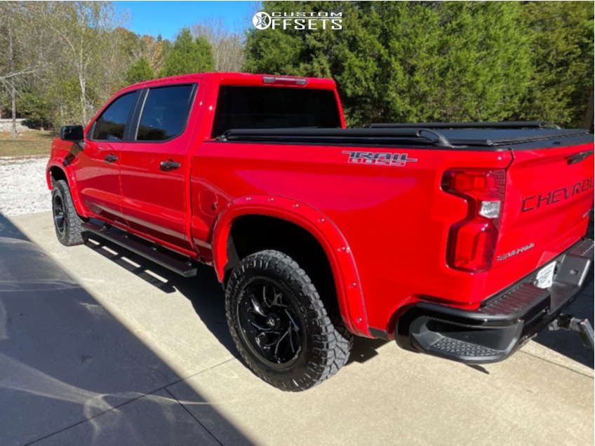 2019 Chevrolet Silverado 1500 with 20x10 -18 Fuel Runner and 35/11.5R20 ...