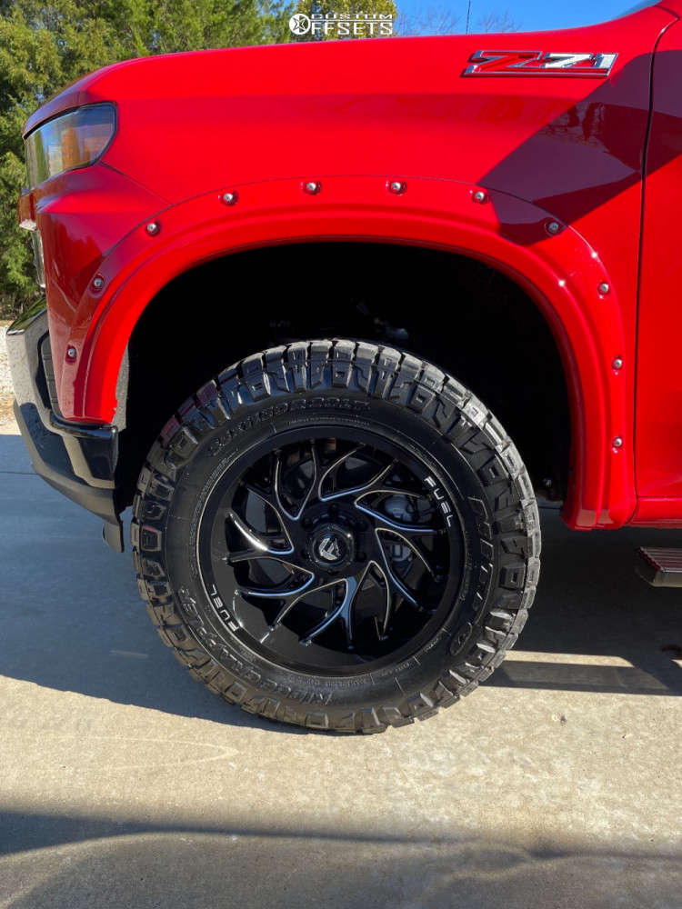 2019 Chevrolet Silverado 1500 with 20x10 -18 Fuel Runner and 35/11.5R20 ...