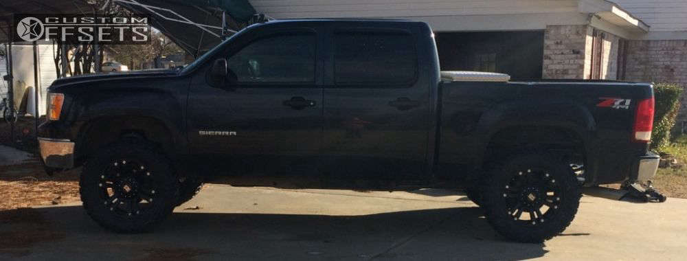 2009 GMC Sierra 1500 with 20x9 18 XD Monster and 35/12.5R20 Federal ...