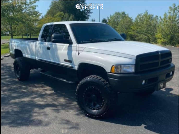 2001 Dodge Ram 2500 with 17x9 -12 Mickey Thompson Classic Baja Lock and ...
