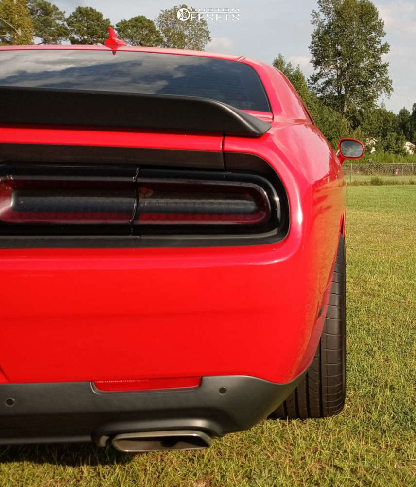 2018 Dodge Challenger with 20x9 15 Ferrada FR4 and 275/40R20 Atturo ...