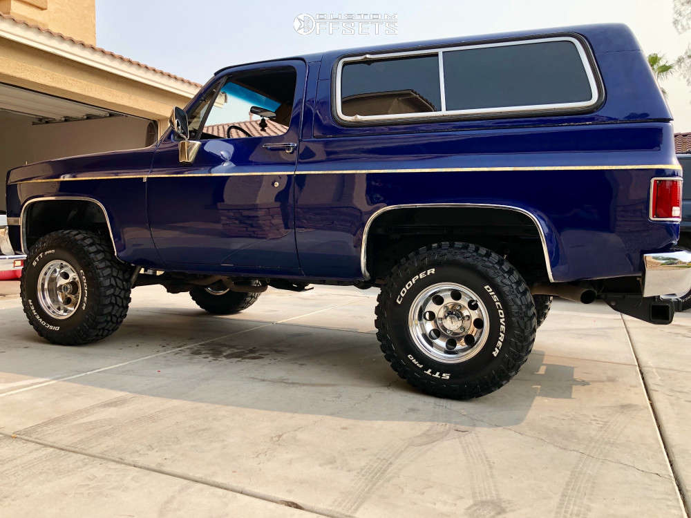 1989 Chevrolet K5 Blazer with 15x10 -47 Pro Comp 69 and 33/12.5R15 ...