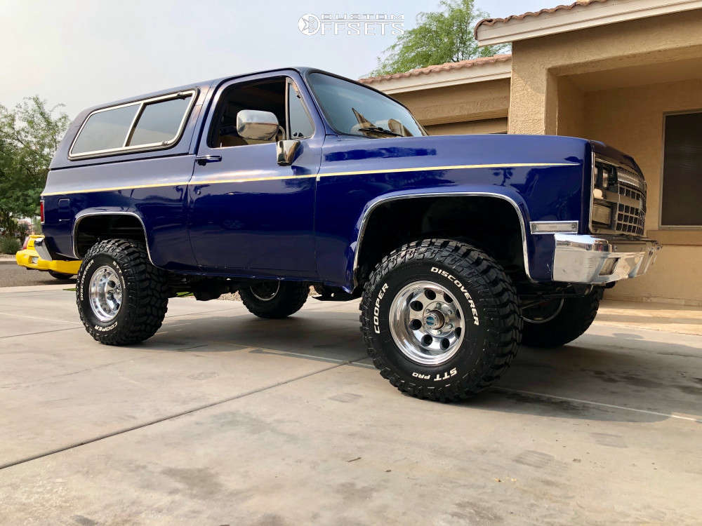 1989 Chevrolet K5 Blazer with 15x10 -47 Pro Comp 69 and 33/12.5R15 ...