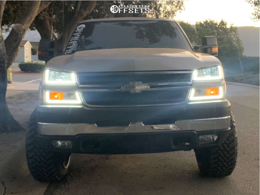 2006 Chevrolet Silverado 2500 HD with 22x14 -76 Hostile Jigsaw and 35/ ...