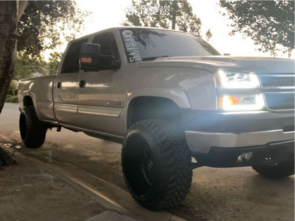 2006 Chevrolet Silverado 2500 HD with 22x14 -76 Hostile Jigsaw and 35/ ...