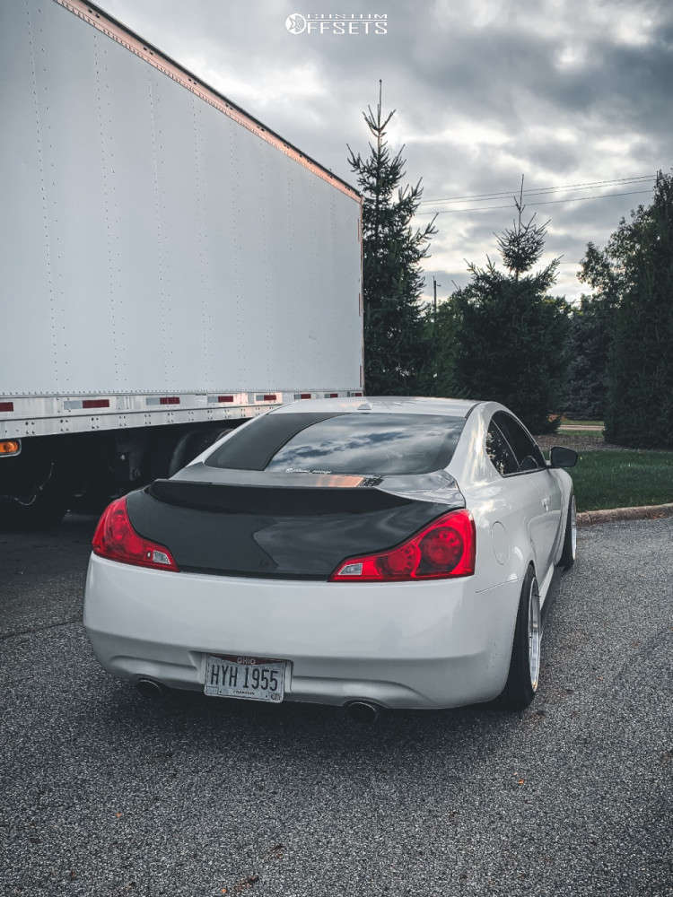 2011 INFINITI G37 with 18x10.5 15 Aodhan Ds06 and 255/40R18 Nankang Ns ...