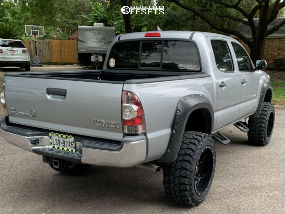 2014 Toyota Tacoma with 20x12 -44 Ballistic Rage and 33/12.5R20 ...