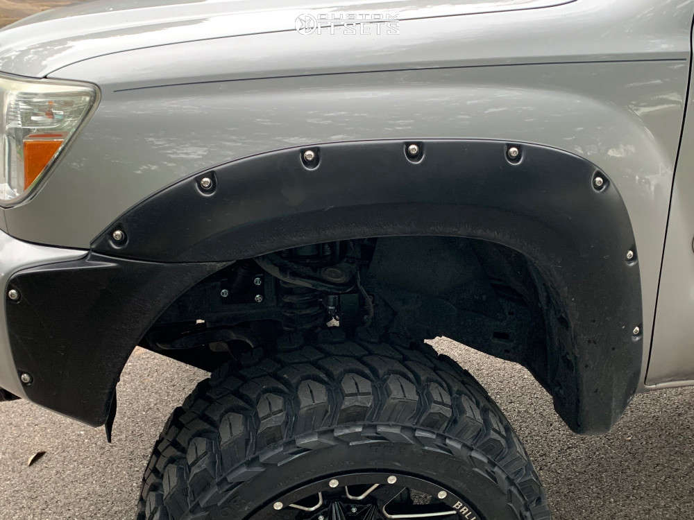 2014 Toyota Tacoma with 20x12 -44 Ballistic Rage and 33/12.5R20 ...