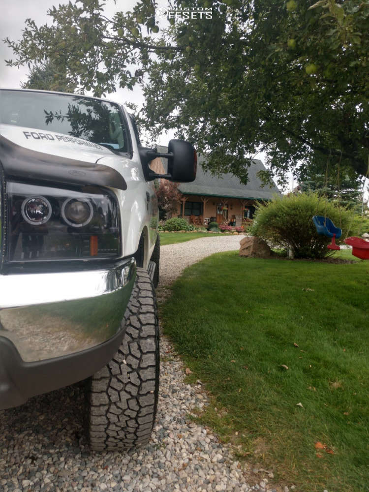 2004 Ford F-250 Super Duty with 18x9 -12 Method Nv and 33/12.5R18 ...