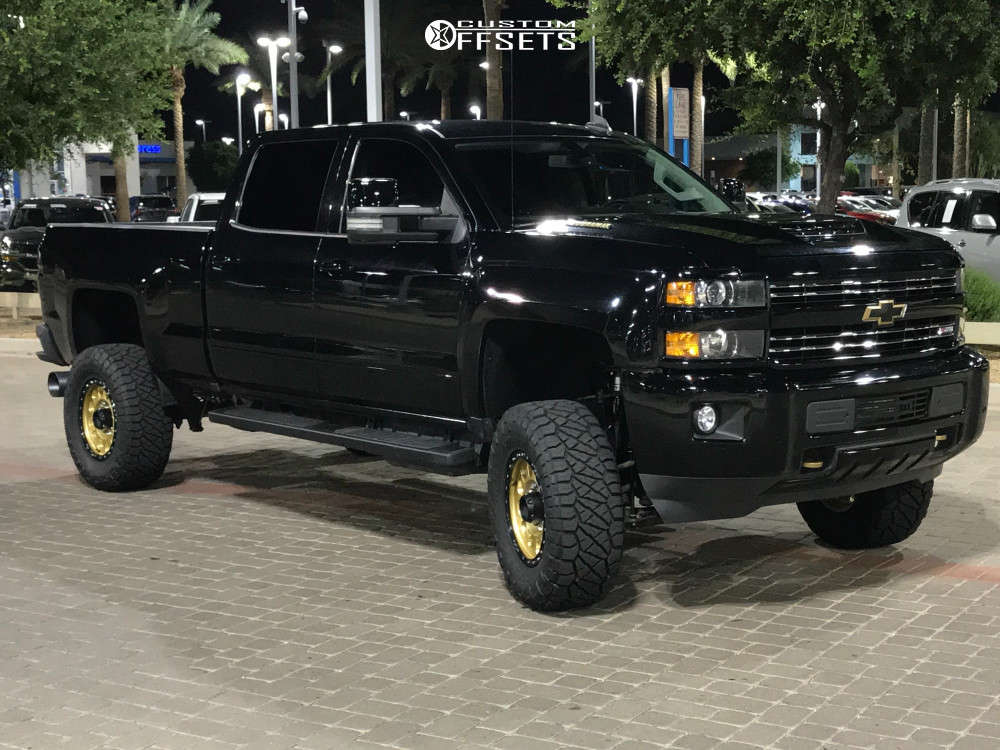 2017 Chevrolet Silverado 2500 HD with 18x9 18 Method Mr315 and 35/12 ...