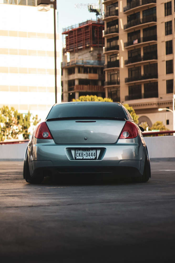 2008 Pontiac G6 with 19x10.5 14 Leon Hardiritt Ordens and 215/35R19 ...