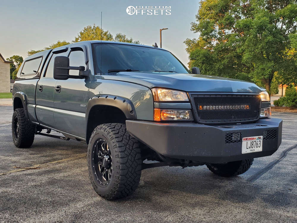 2006 Chevrolet Silverado 2500 HD with 18x9 -18 Ultra Hunter and 33/12 ...