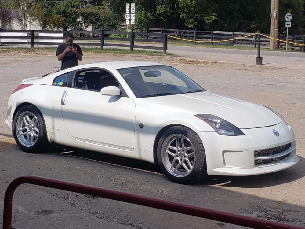 2004 Nissan 350Z with 18x9.5 22 ESR Cs15 and 245/45R18 Federal SS595 ...