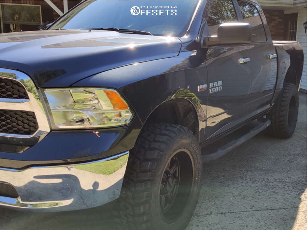 2017 Ram 1500 with 20x10 -24 Ultra Menace and 35/12.5R20 Federal ...