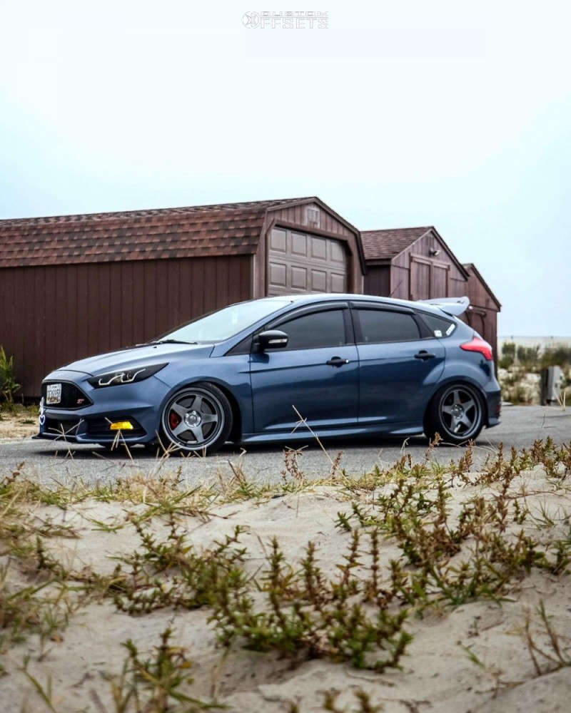2018 Ford Focus with 18x9 35 Kansei Knp and 235/40R18 Kelly Edge Hp and ...