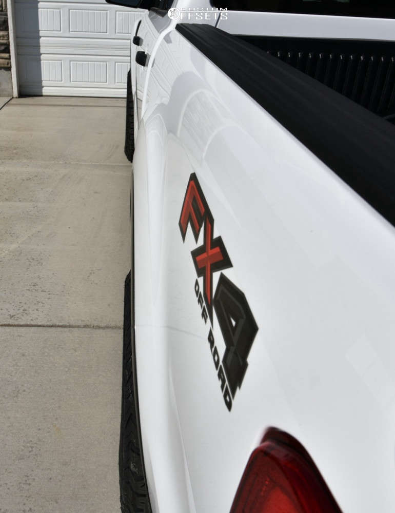 2020 Ford Ranger with 17x8.5 25 Icon Alloys Compression and 265/70R17 ...