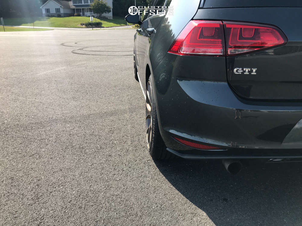 2017 Volkswagen GTI with 18x8.5 43 Konig Ampliform and 225/40R18 ...