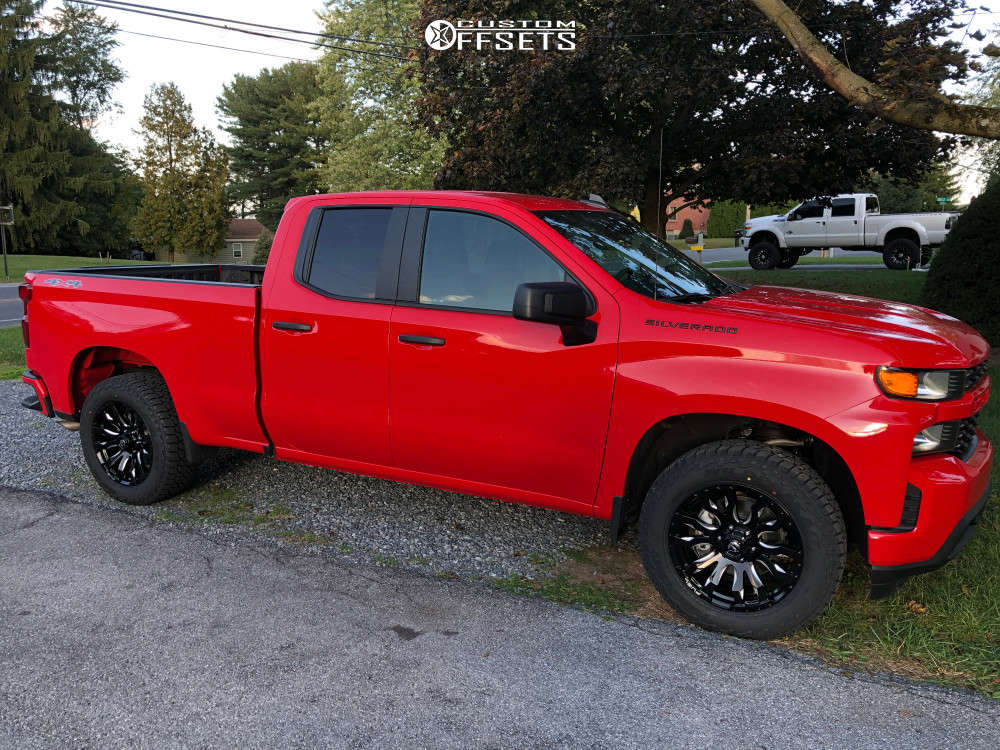 2020 Chevrolet Silverado 1500 with 20x9 20 Fuel Blitz and 275/60R20 ...