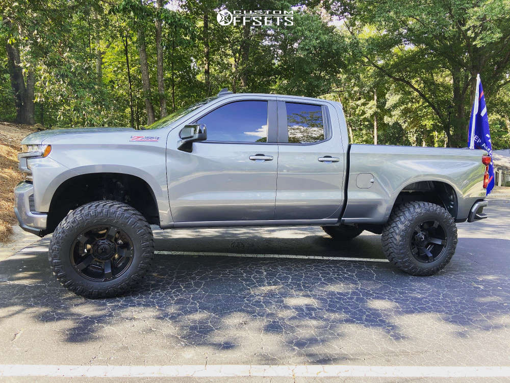 2019 Chevrolet Silverado 1500 with 20x10 -24 XD Rockstar Ii and 37/13 ...