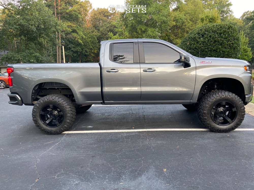 2019 Chevrolet Silverado 1500 with 20x10 -24 XD Rockstar Ii and 37/13 ...