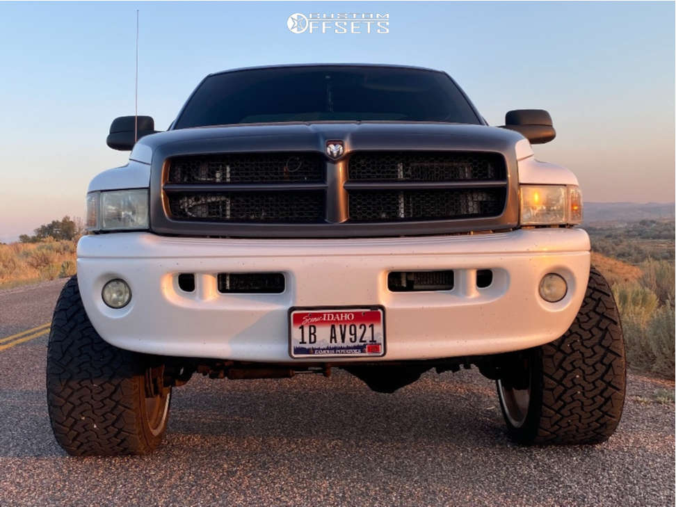2002 Dodge Ram 2500 with 24x14 -73 American Force Octane and 33/14.5R24 ...