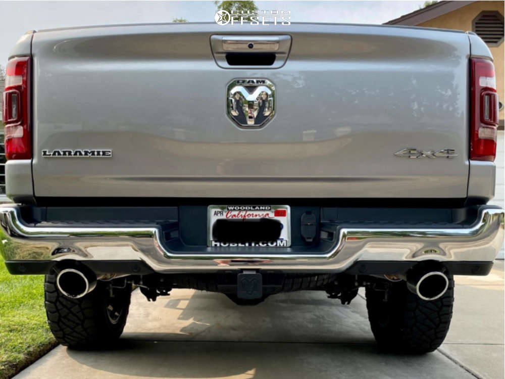 2020 Ram 1500 with 20x10 -24 Fuel Hardline and 33/11.5R20 Nitto Ridge ...