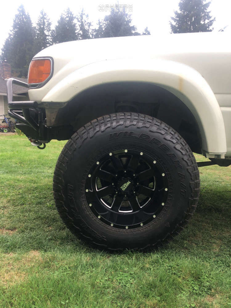 1995 Toyota Land Cruiser with 18x12 -44 Moto Metal Mo962 and 37/12.5R18 ...