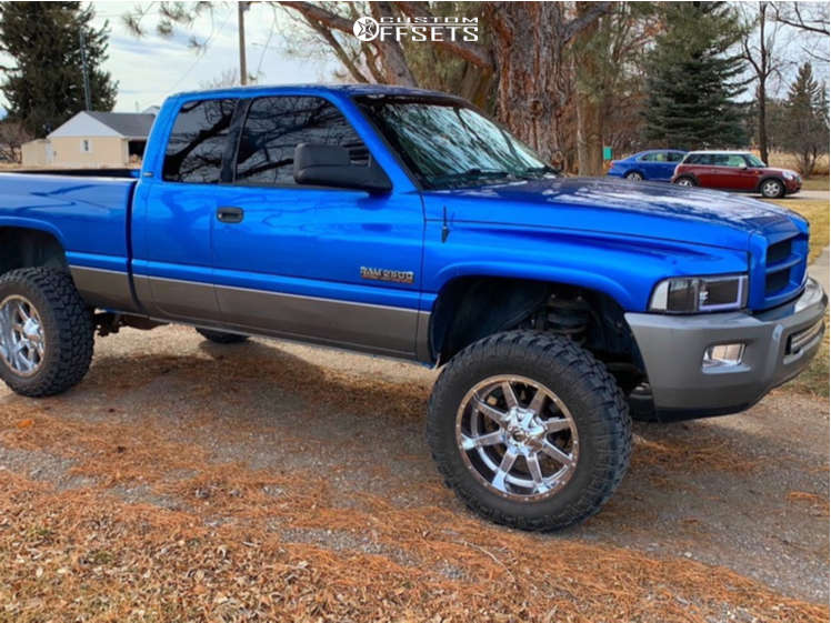 2002 Dodge Ram 2500 with 20x10 -24 Fuel 536 and 35/12.5R20 Fury Offroad ...