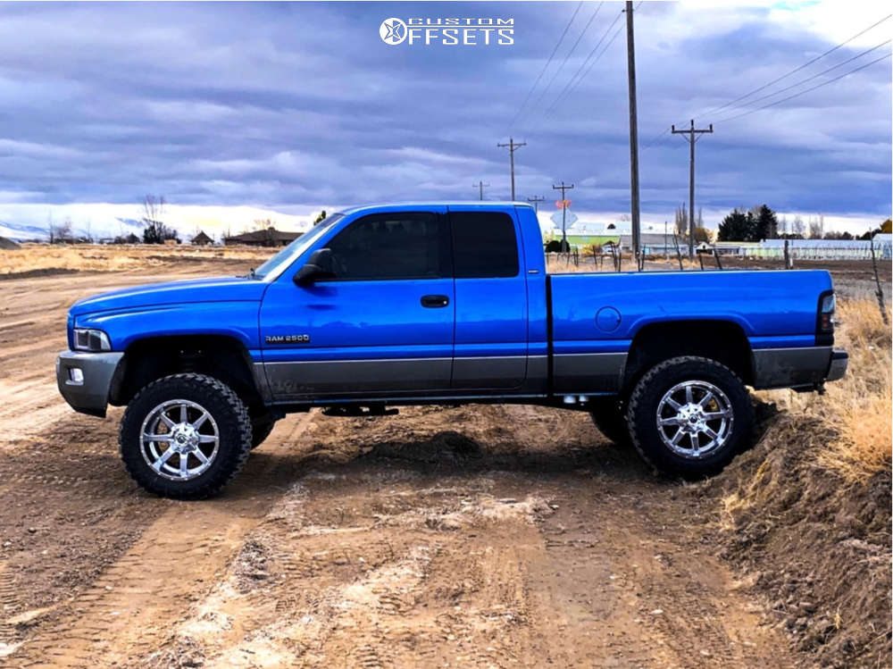 2002 Dodge Ram 2500 with 20x10 -24 Fuel 536 and 35/12.5R20 Fury Offroad ...