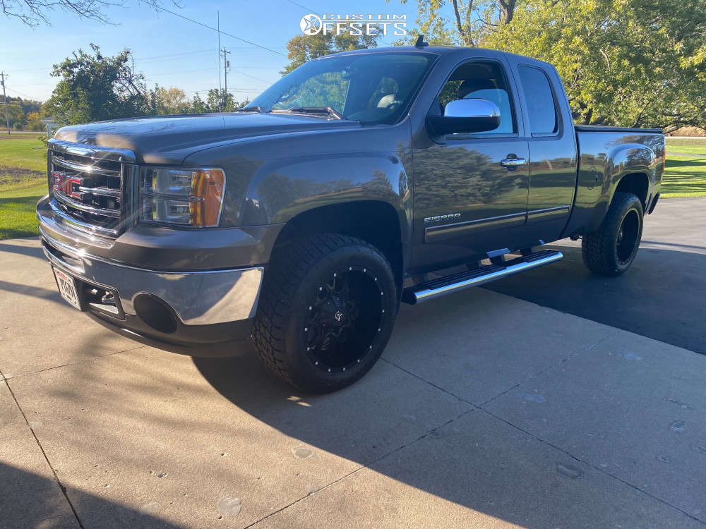 2013 GMC Sierra 1500 with 20x10 -19 Dropstars 645b and 32/10.5R20 Nitto ...