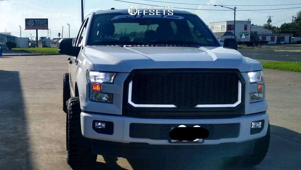 2017 Ford F-150 with 22x12 -44 Dropstars 657bm and 33/12.5R22 Atlas ...