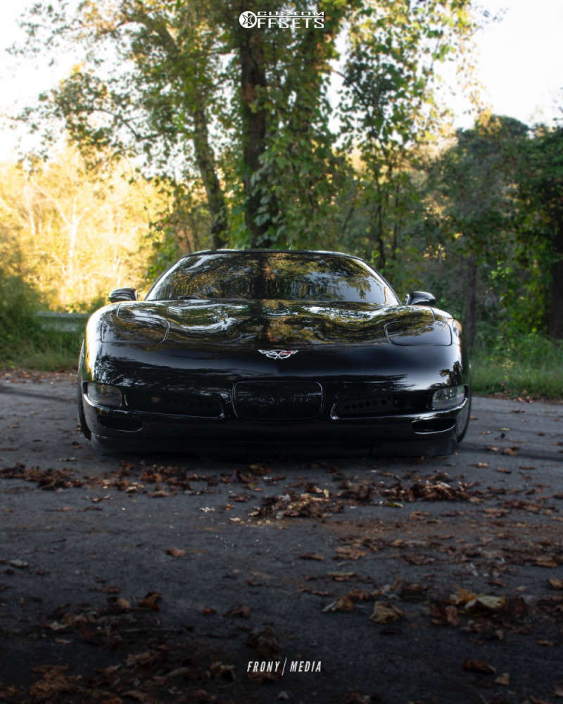2003 Chevrolet Corvette with 18x9.5 35 Rotiform Lsr and 235/40R18 ...