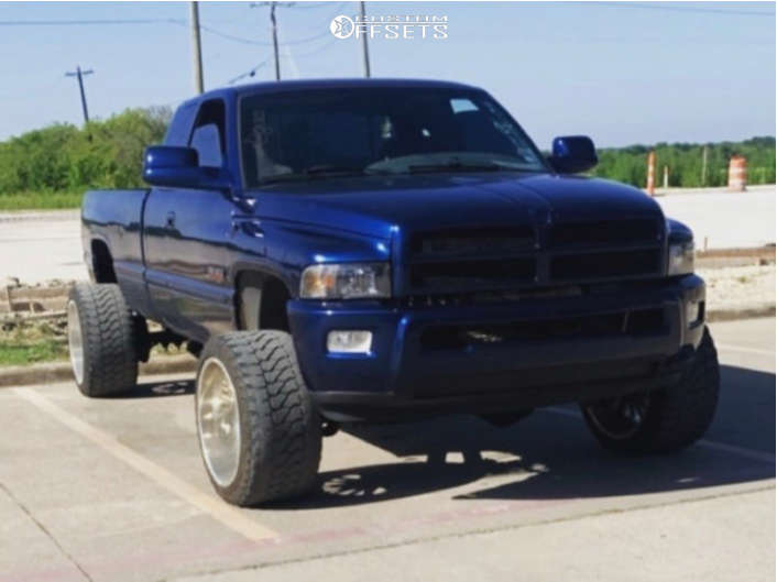 2001 Dodge Ram 2500 with 22x14 -90 American Force Ck20 Wraith and 33/14.5R22 AMP Mud Terrain ...