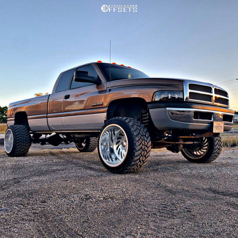 2001 Dodge Ram 2500 with 22x12 -51 Fuel Forged Ff35 and 33/14.5R22 AMP ...