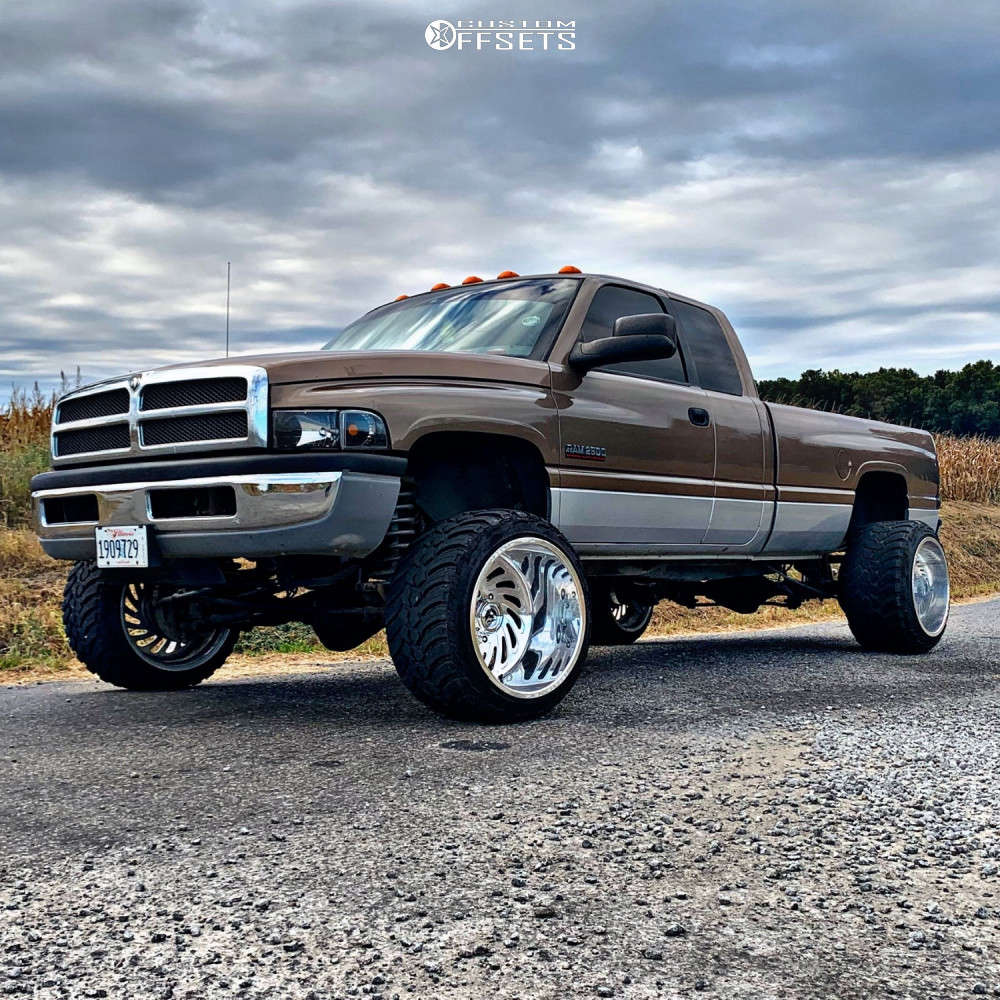 2001 Dodge Ram 2500 with 22x12 -51 Fuel Forged Ff35 and 33/14.5R22 AMP ...