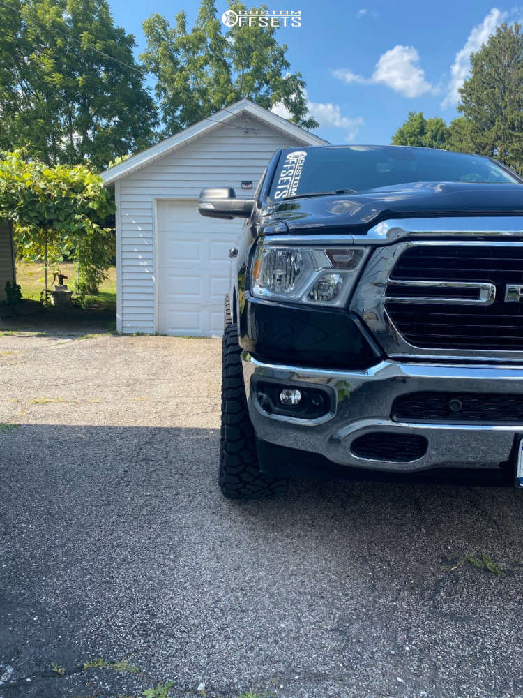 2019 Ram 1500 with 20x10 -19 Fuel Crush and 33/12.5R20 Kenda Klever At ...