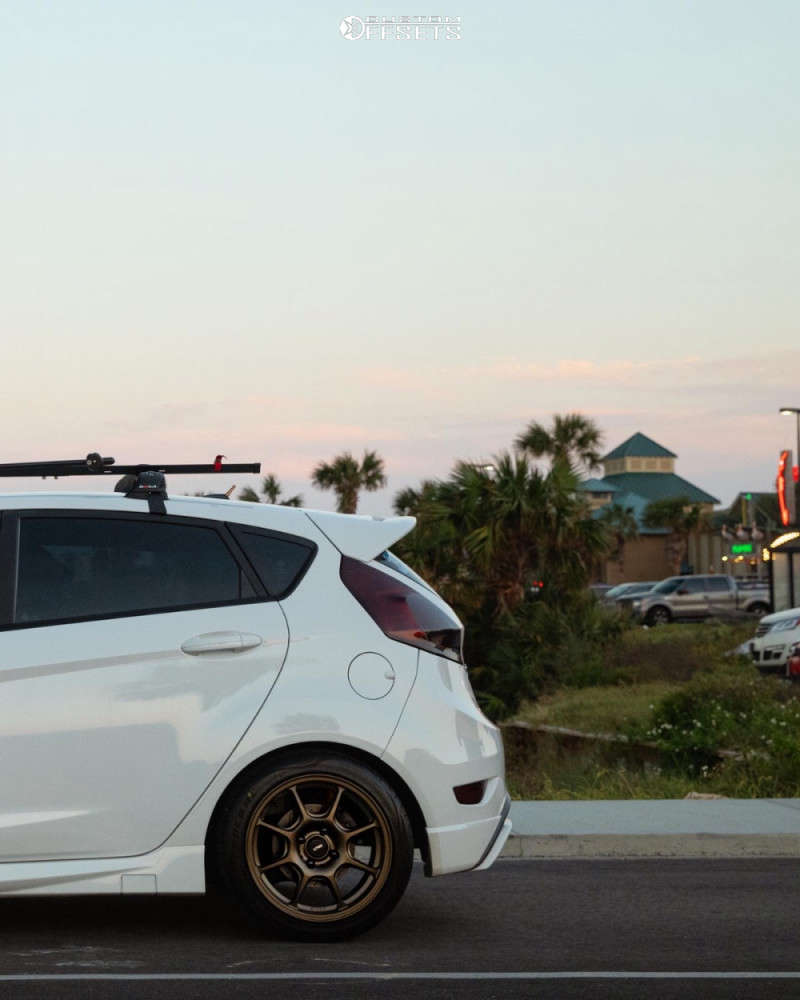2015 Ford Fiesta with 16x7.5 40 Konig Lockout and 205/45R16 Federal ...