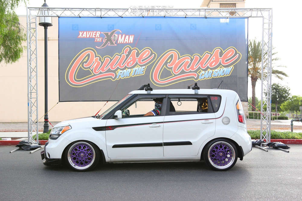 2011 Kia Soul with 18x9.5 35 MST Fiori and 215/40R18 Lionhart Lh-503 ...