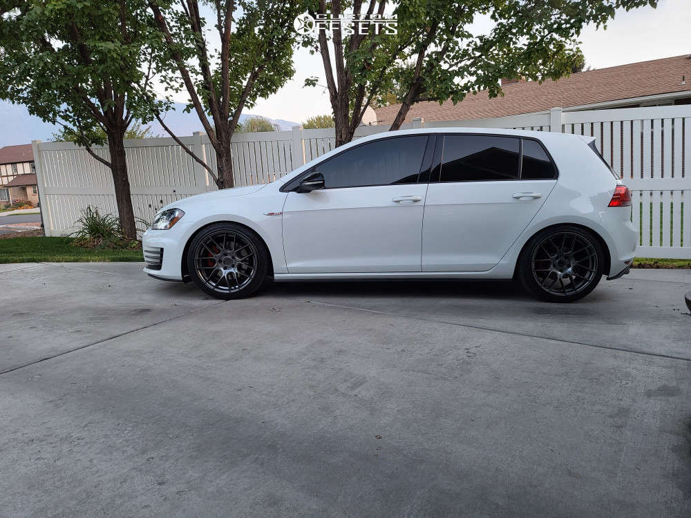 2016 Volkswagen GTI with 18x8.5 35 Aodhan Ah-x and 225/40R18 ...
