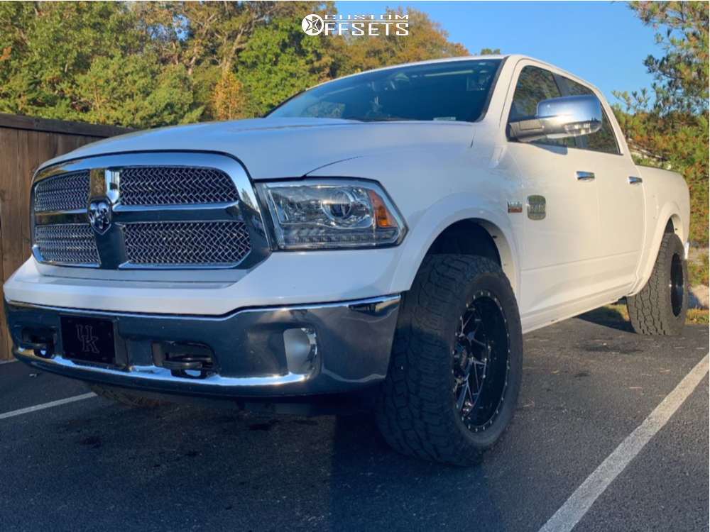 2013 Ram 1500 with 20x10 -18 Moto Metal Mo985 and 33/12.5R20 Toyo Tires ...