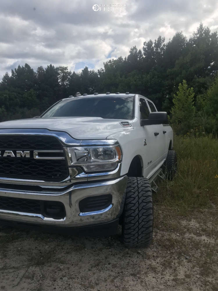 2019 Ram 2500 with 22x12 -51 Vision Split and 33/12.5R22 Arroyo ...